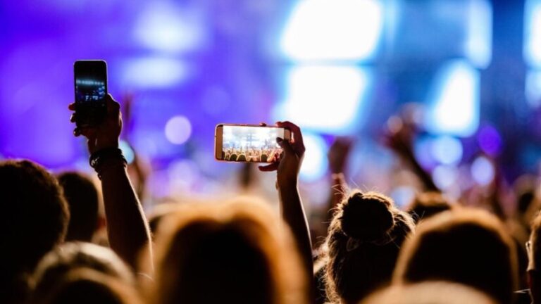 Cellphones at Concerts: Ruining the Concert Experience