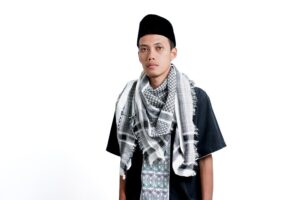 What is the Scarf that Palestinians Wear?